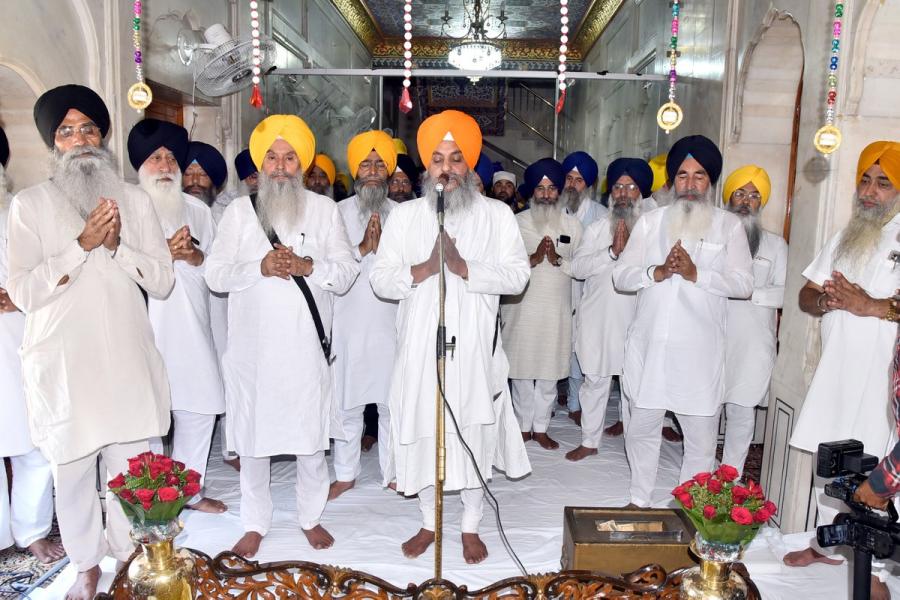 Sri Akhand Path Sahib started at Akal Takht Sahib to com...